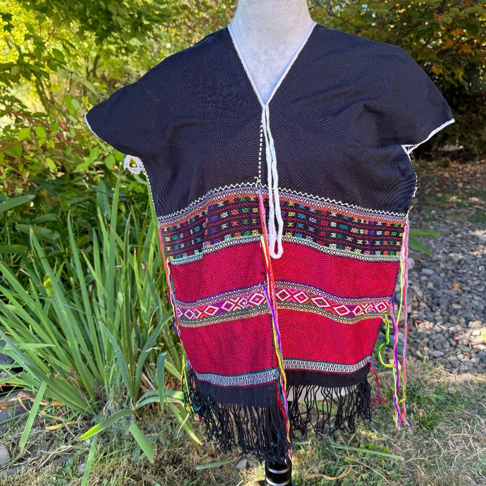 New Poncho Made By An Artisan In Southeast Asia - Gem